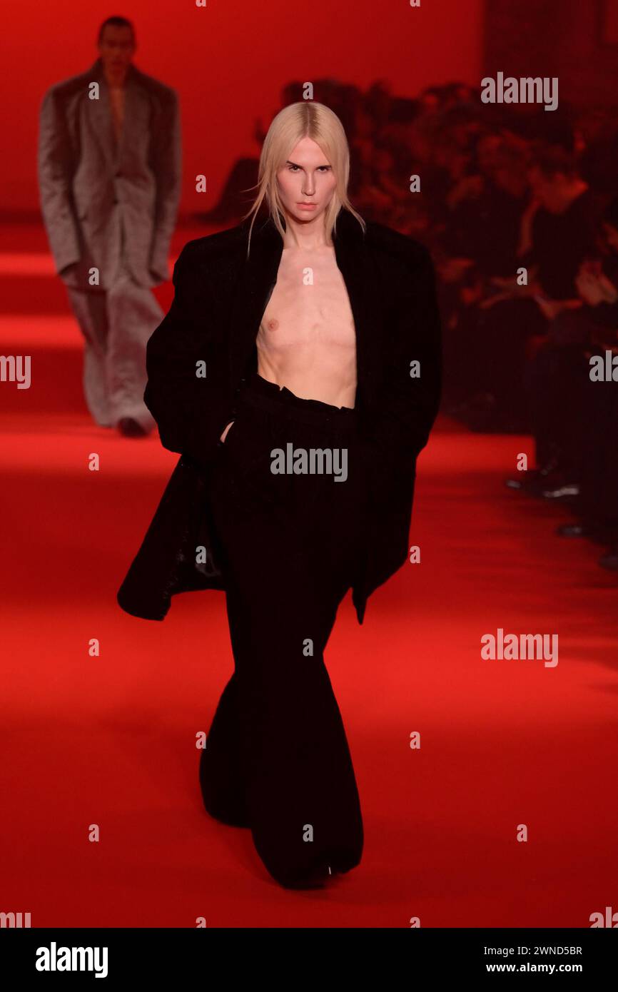 Paris, France. 01st Mar, 2024. Britney Manson walks the runway during ...