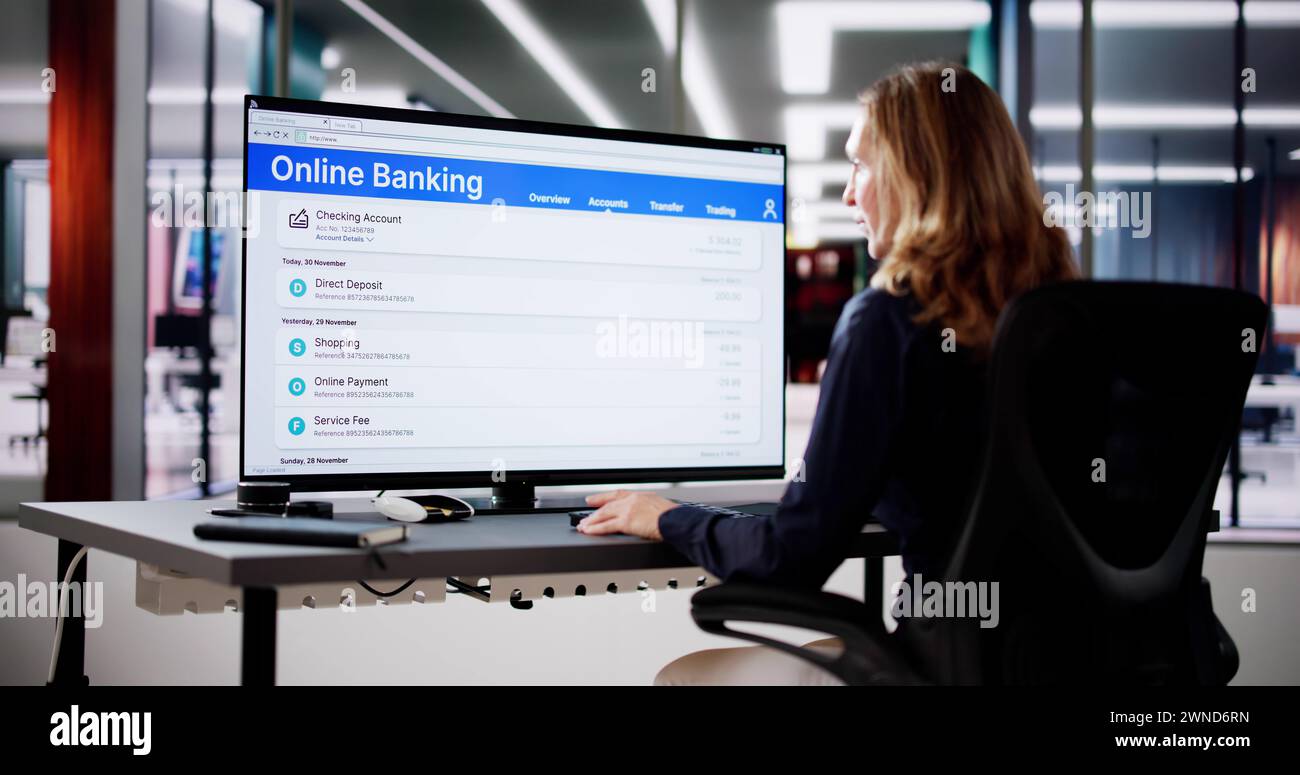 Woman bank statement mature hi-res stock photography and images - Alamy