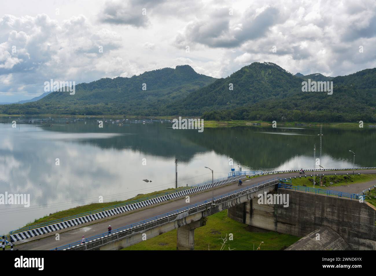 The Wadaslintang Reservoir Dam in Wonosobo, Indonesia Stock Photo - Alamy