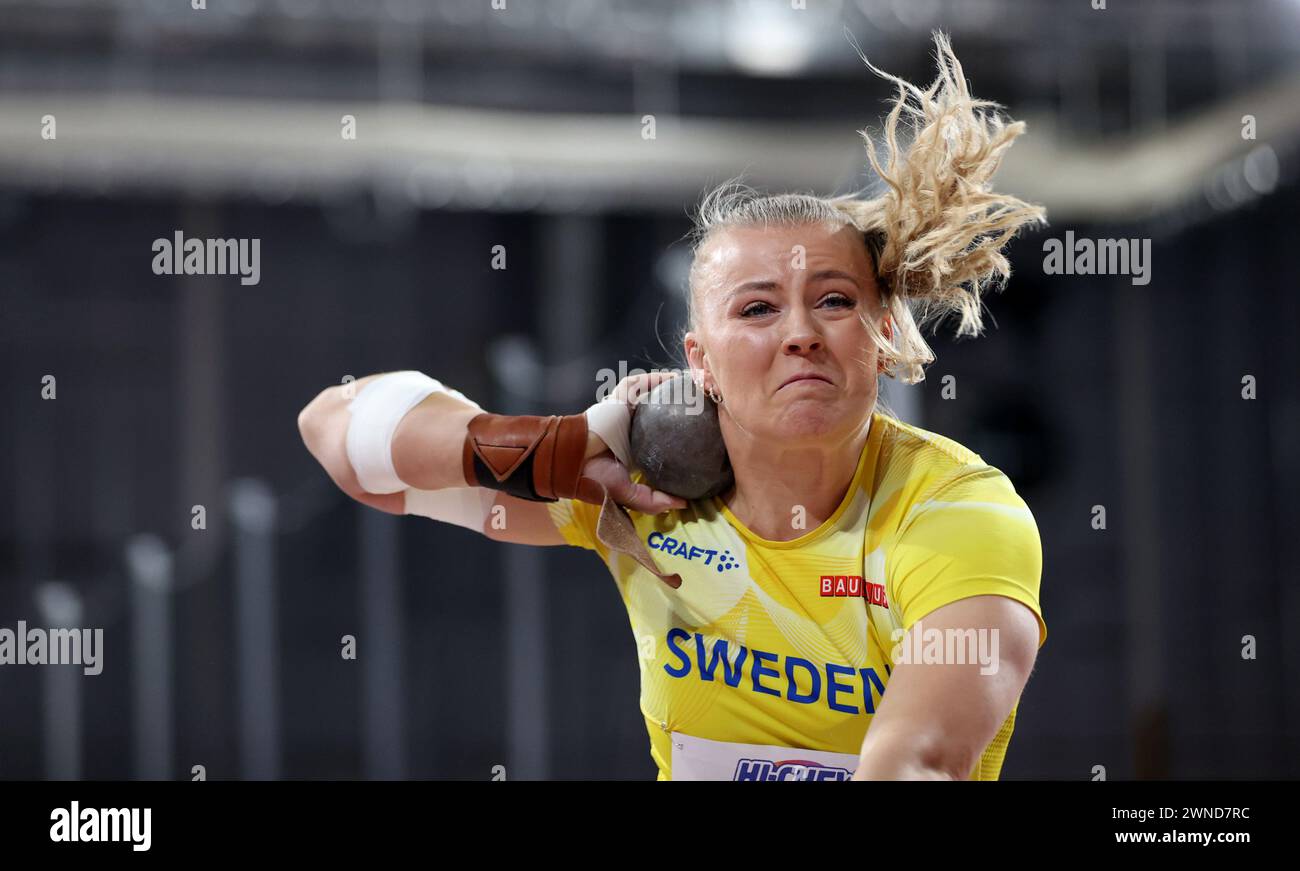 Glasgow, Britain. 1st Mar, 2024. Axelina Johansson of Sweden competes ...