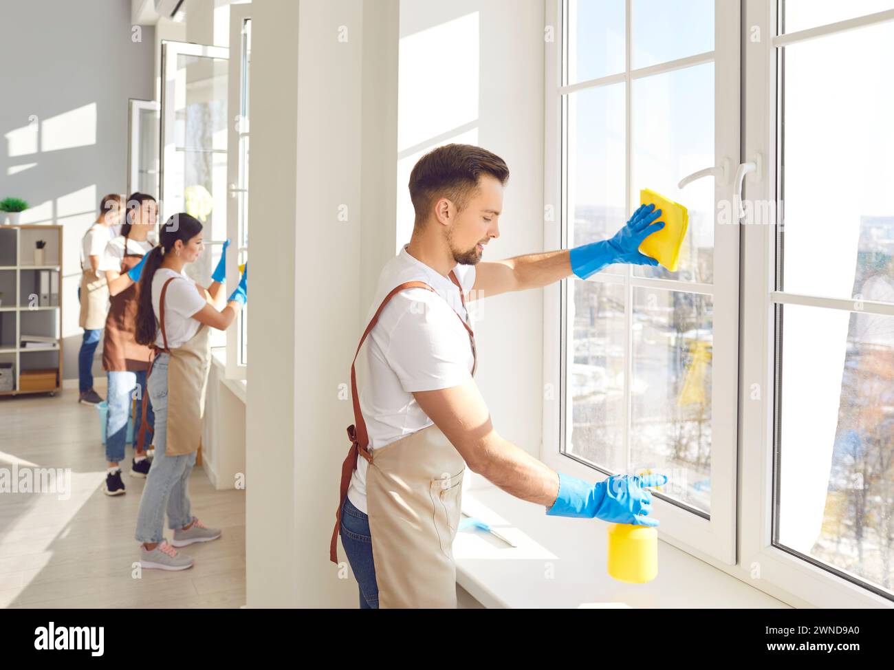 Home cleaning crew hi-res stock photography and images - Alamy