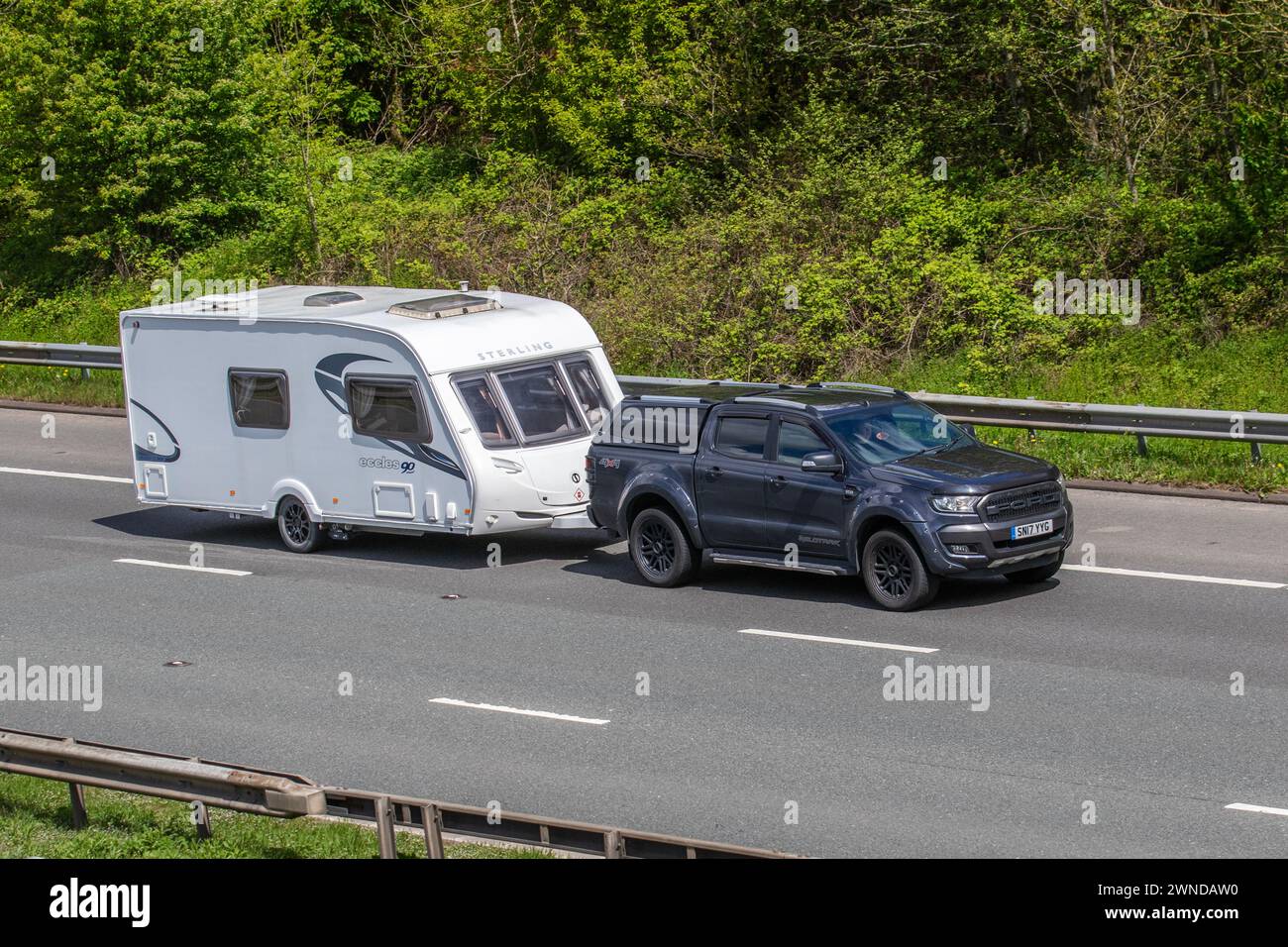 2017 Black Ford Ranger Wildtrak 4x4 RDCi towing Sterling Eccles 90 2 ...
