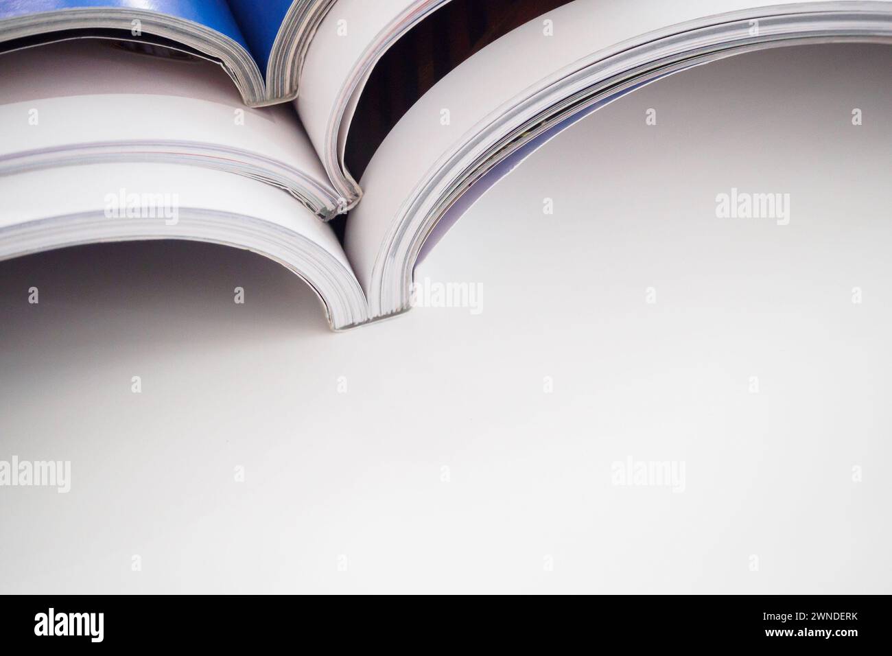 Pile table magazine hi-res stock photography and images - Alamy
