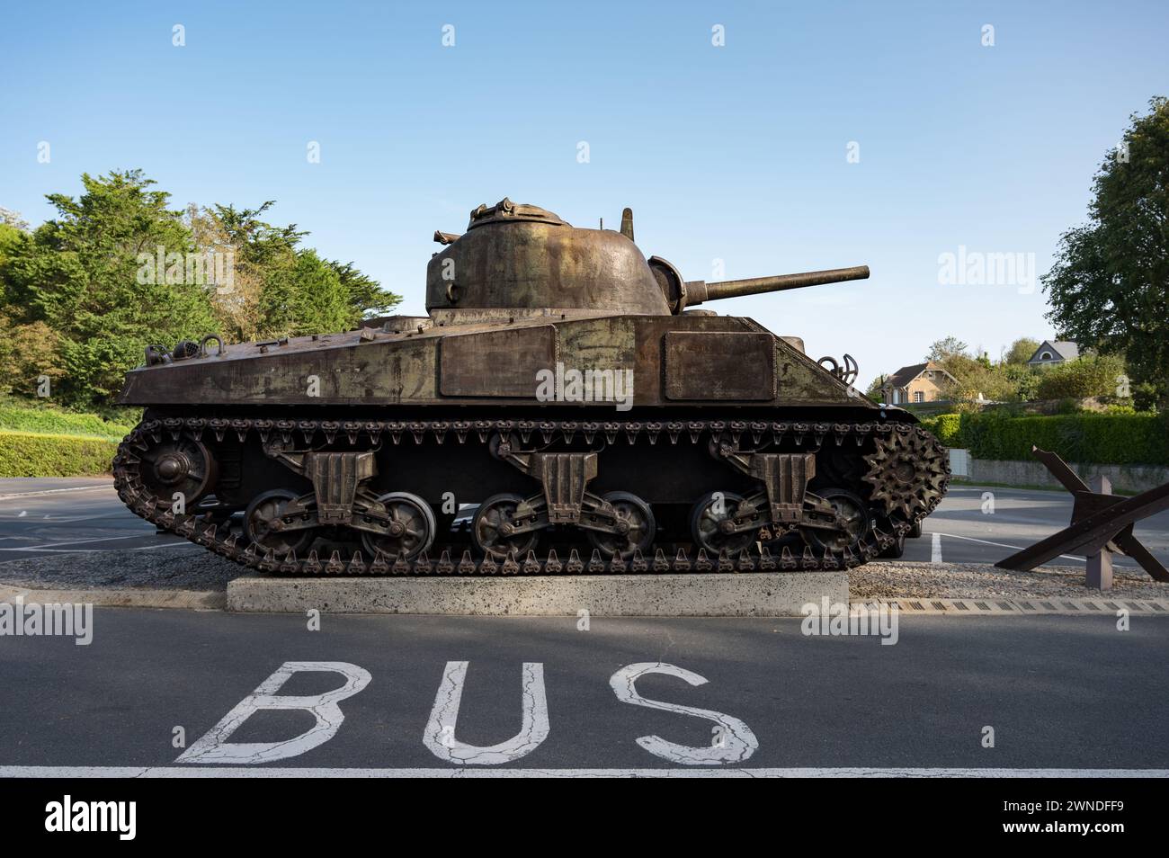 Rusty barrel on ground hi-res stock photography and images - Alamy