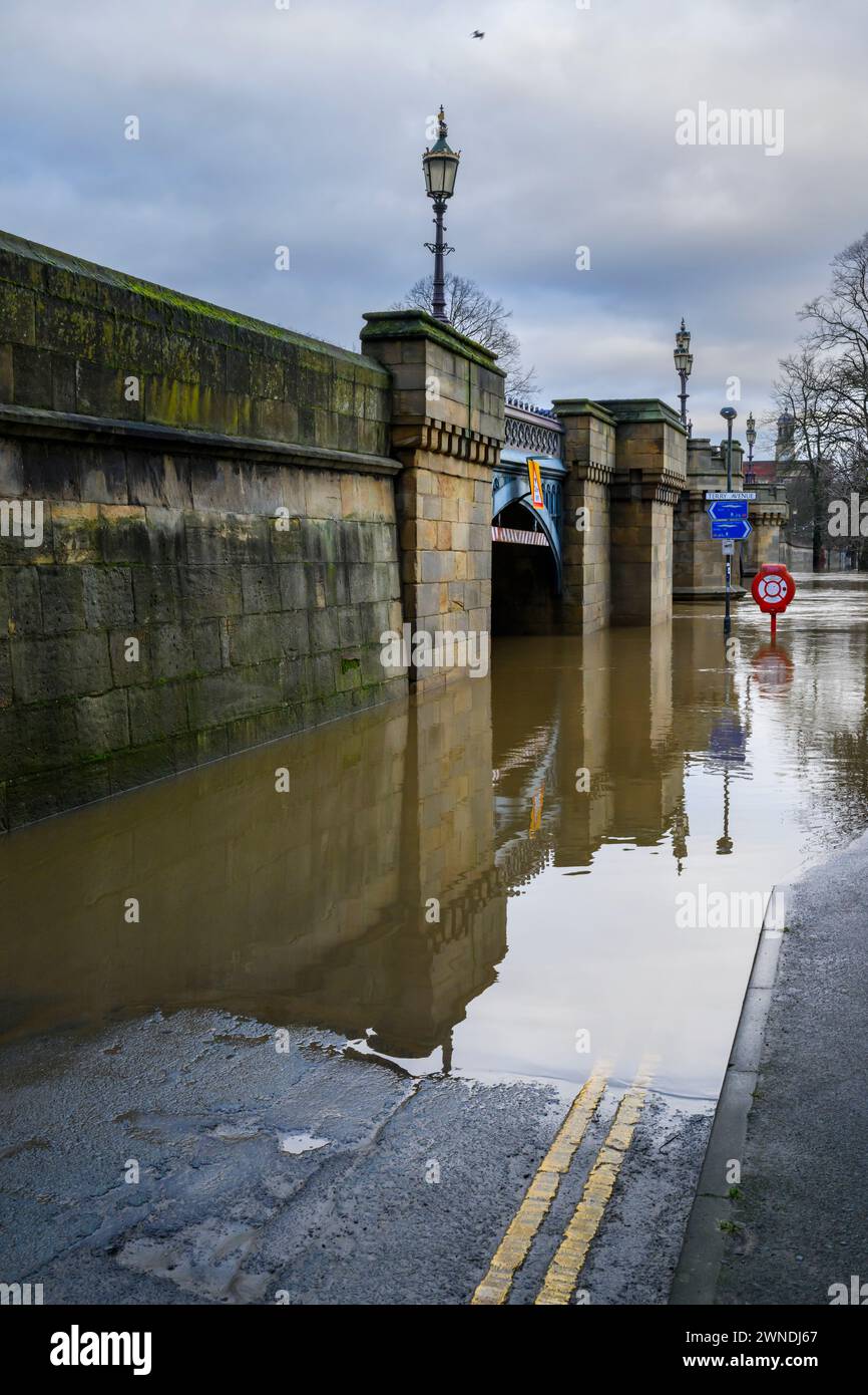 Flooded riverfront by victorian skeldergate bridge hi-res stock ...