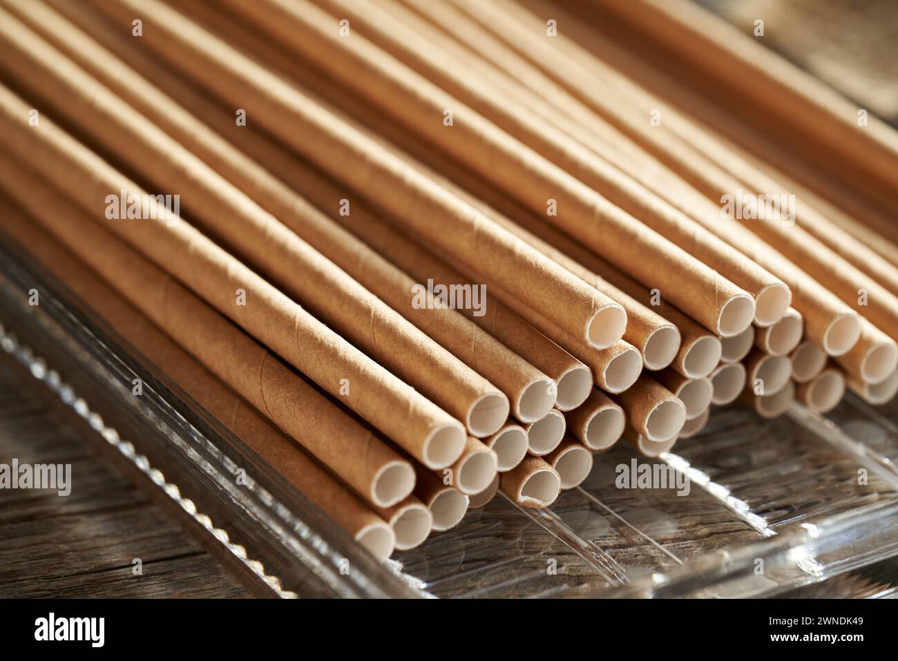 Paper made straws hi-res stock photography and images - Alamy