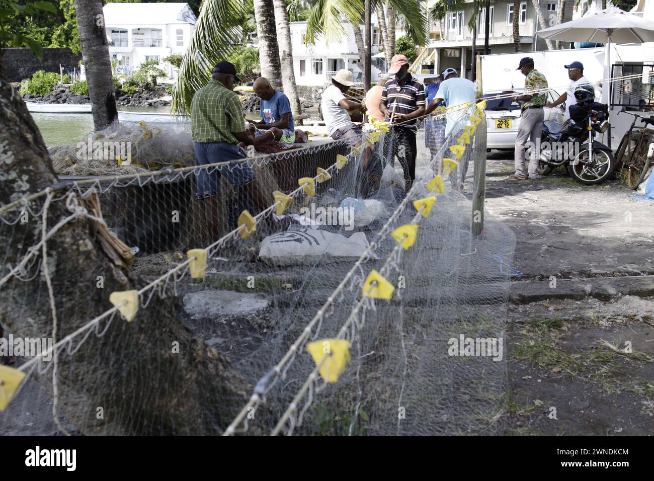 Pecheur de la region hi-res stock photography and images - Alamy