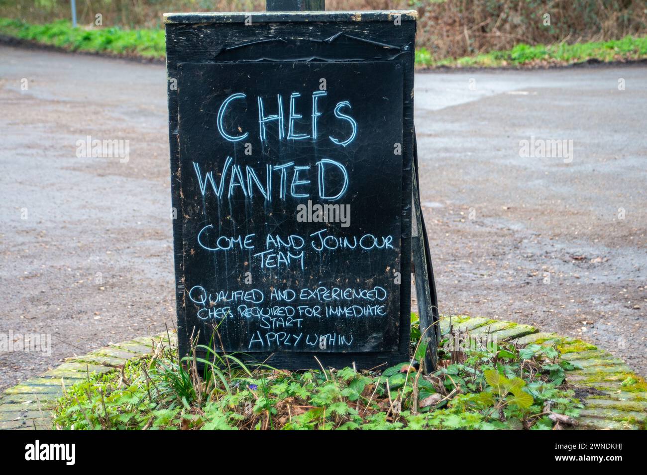 Charvil, Berkshire, UK. 28th February, 2024. A Chefs Wanted advert ...