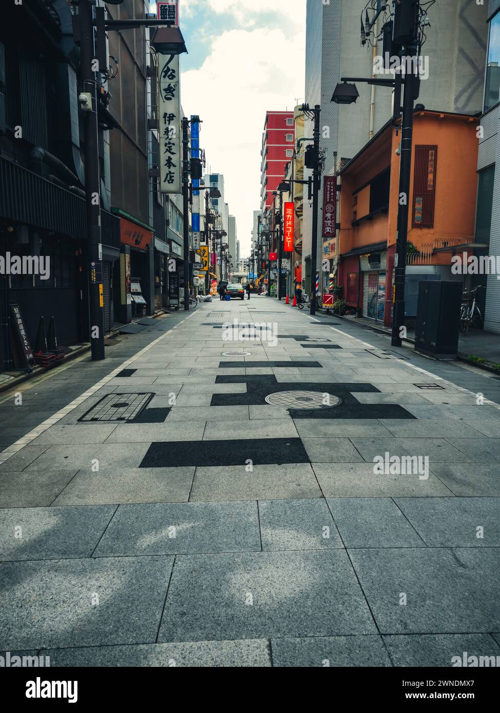 Normal tokyo street hi-res stock photography and images - Alamy