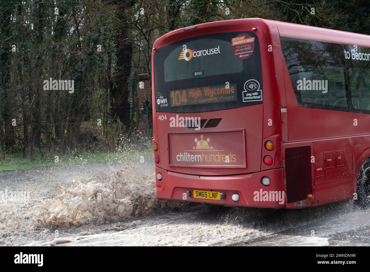 Chiltern buses hi-res stock photography and images - Alamy
