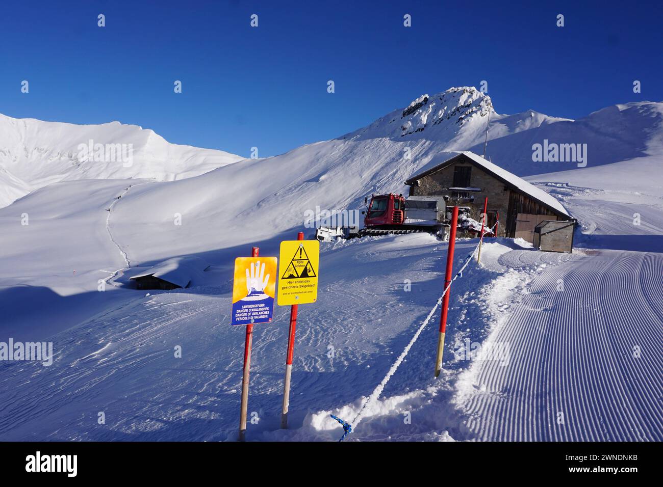Warning signs on alpine ski hi-res stock photography and images - Alamy