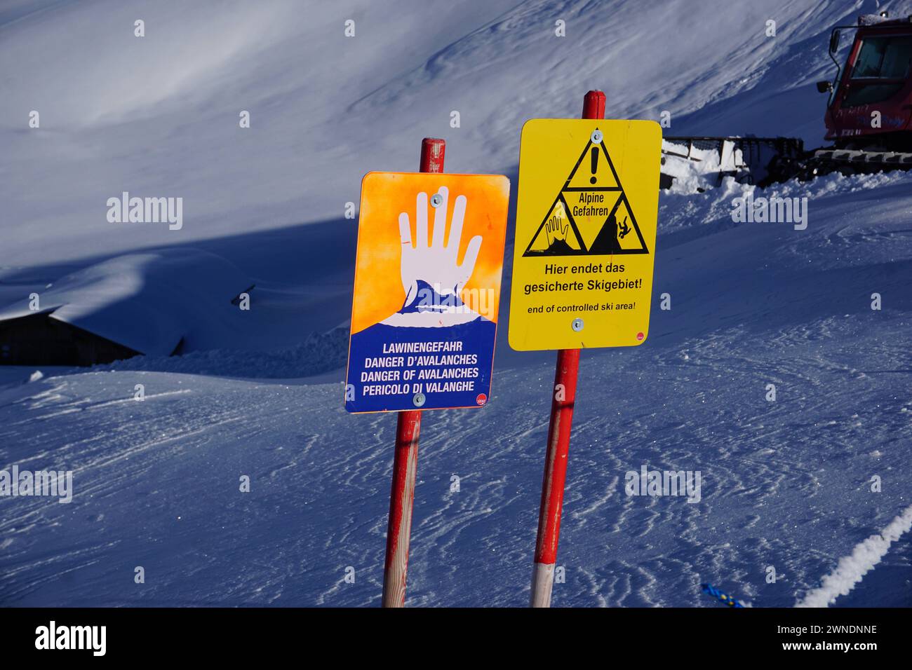 Hintertuxer Gletscher, Österreich 10. Januar 2024: Ende des gesicherten ...