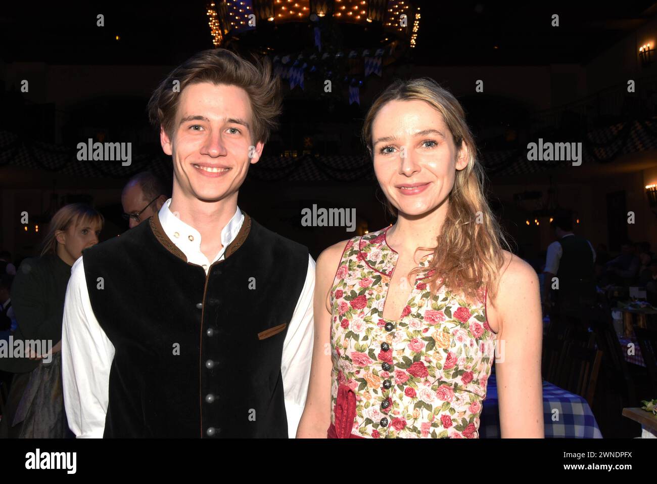 Adrian Braeuning Schauspieler Julia Gruber Schauspielerin Muenchen 01. ...