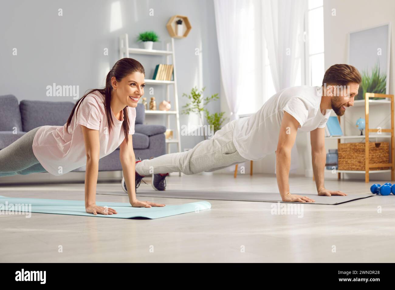 Fitness exercise happy couple hi-res stock photography and images - Alamy
