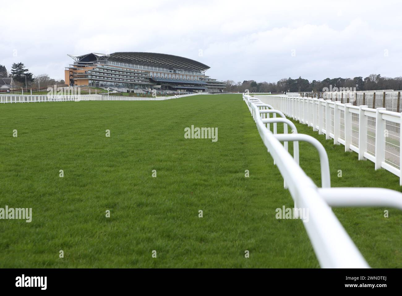 The grandstand ascot hi-res stock photography and images - Alamy