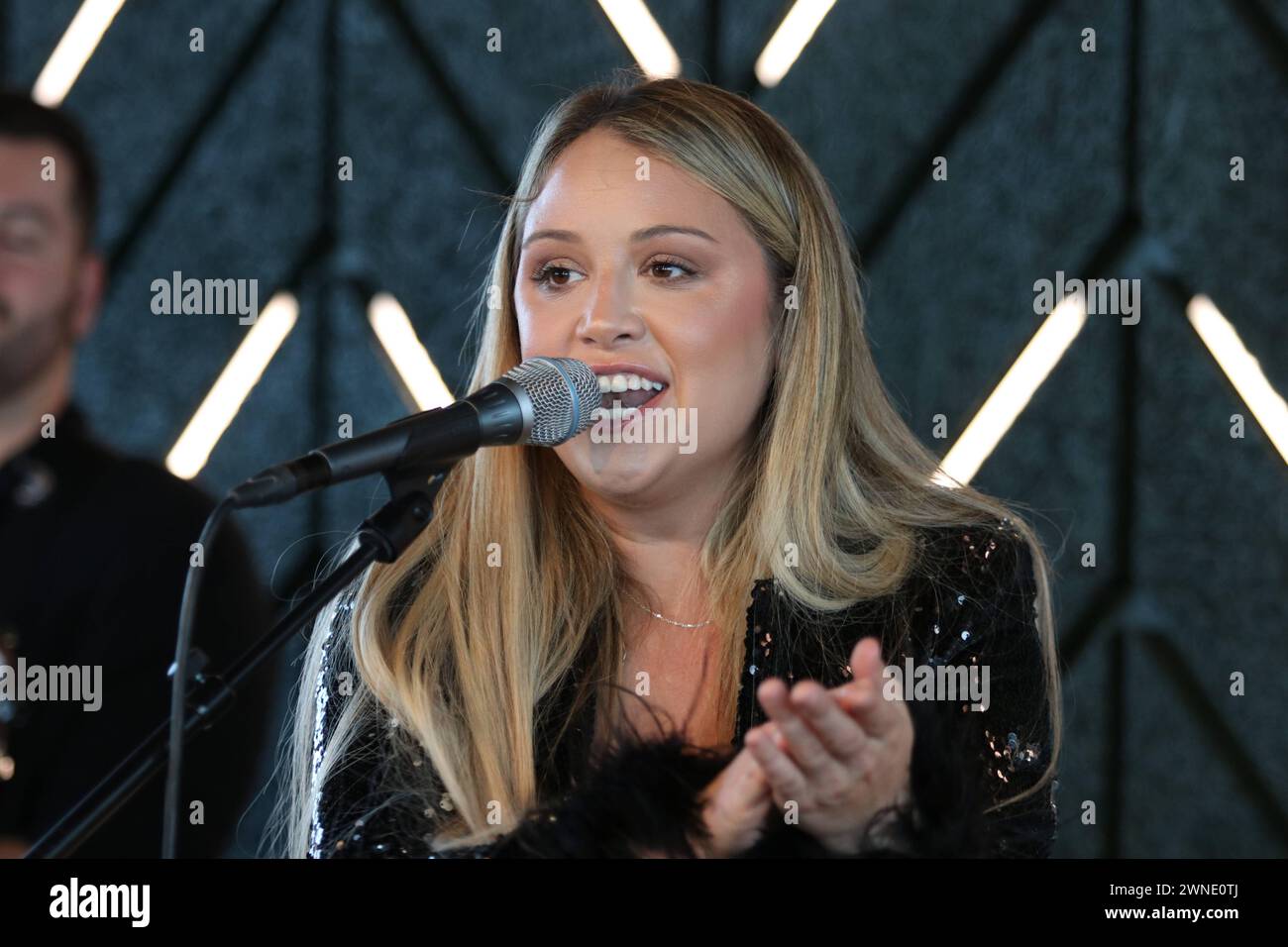 Countrysängerin Alexandra Kay beim C2C 2024 in Berlin Auftritt beim ...