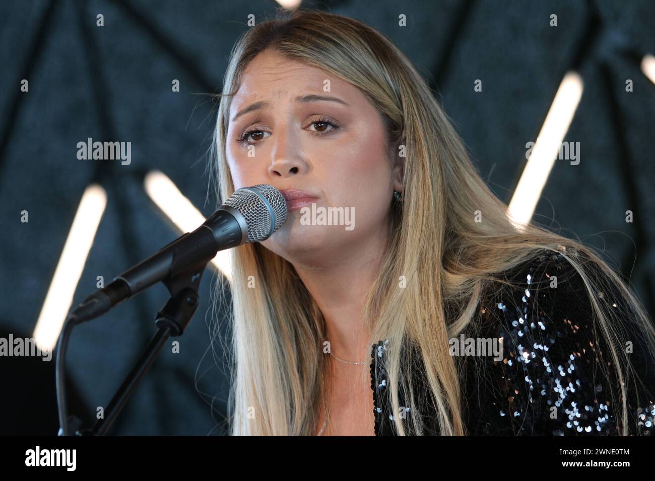 Countrysängerin Alexandra Kay beim C2C 2024 in Berlin Auftritt beim ...