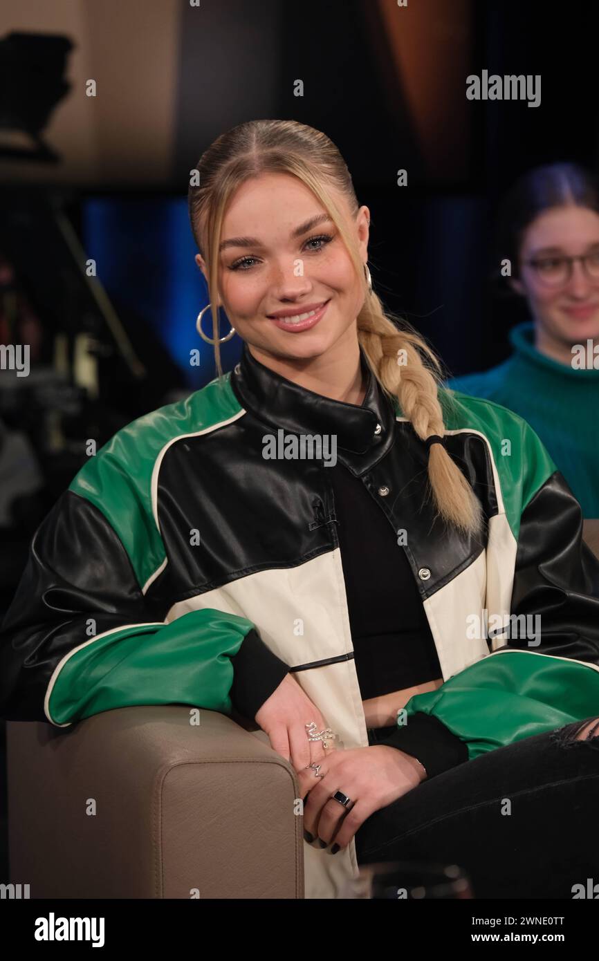 Julia Willecke Alias Julia Beautx Influencerin Zu Gast In Der NDR Talk julia-willecke-alias-julia-beautx-influencerin-zu-gast-in-der-ndr-talk