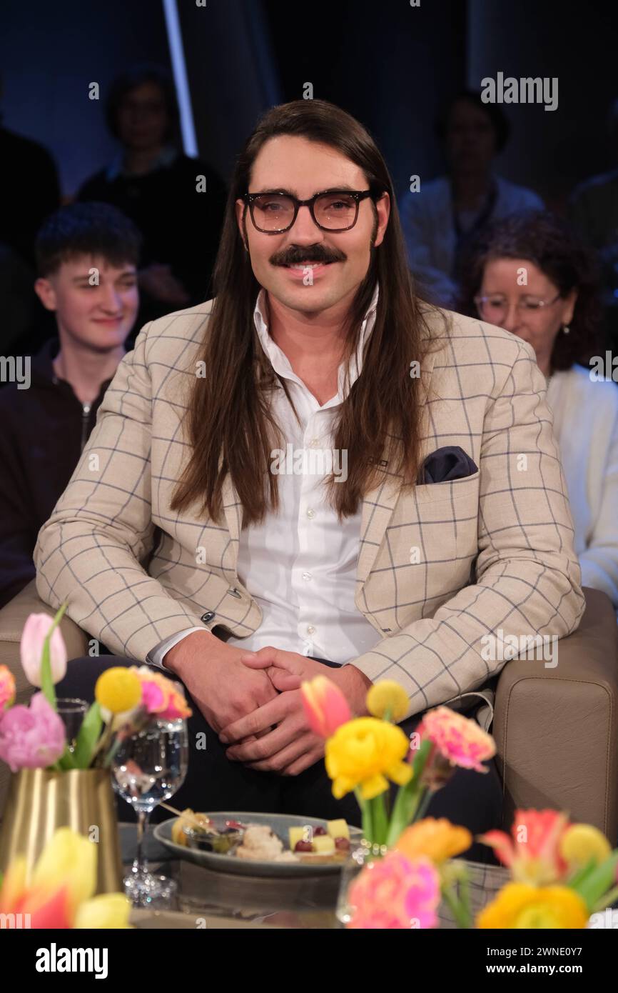 Fabio Knez Reality-TV-Darsteller zu Gast in der NDR Talk Show ...