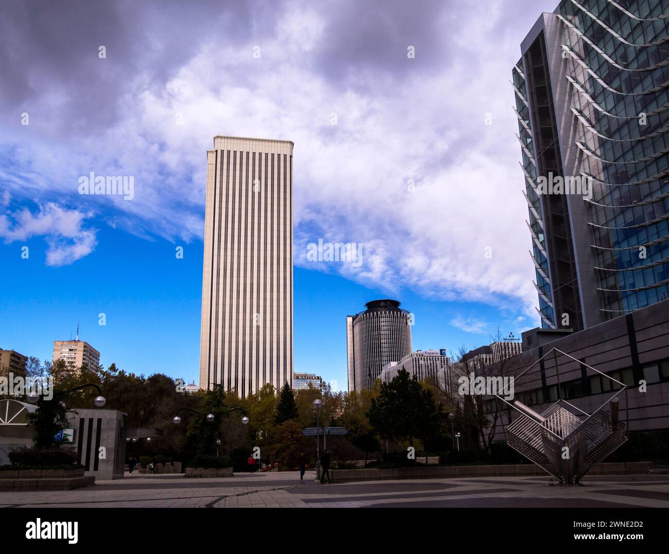 The torre picasso hi-res stock photography and images - Alamy