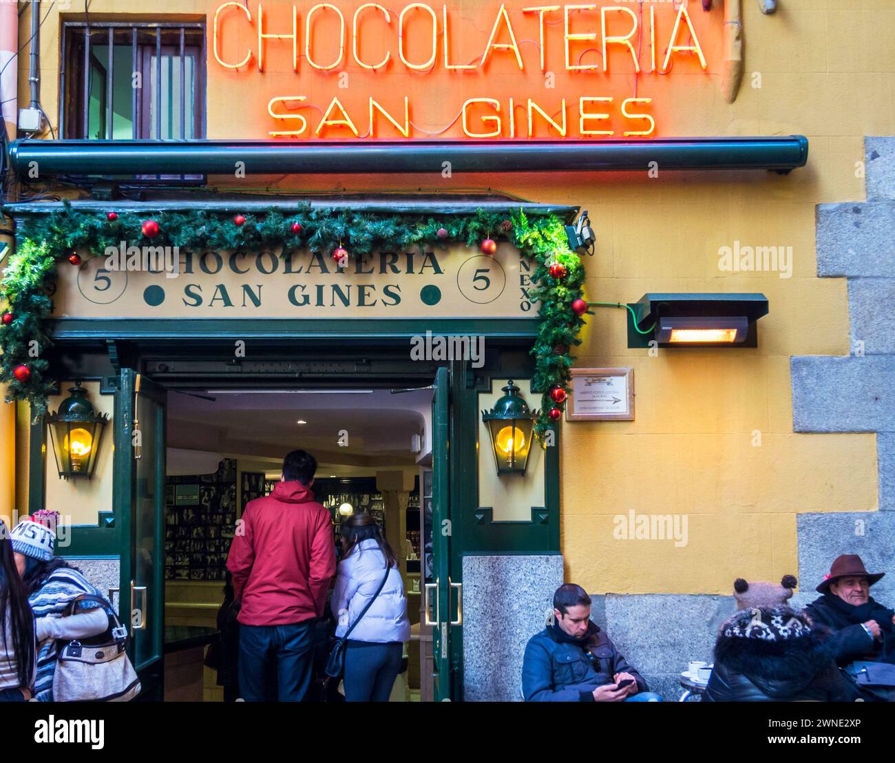 Madrid chocolateria san gines hi-res stock photography and images - Alamy