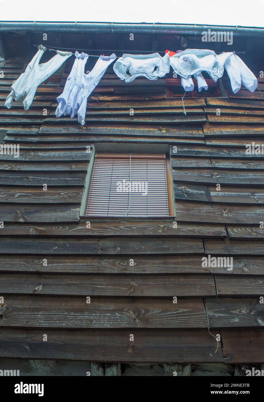 Hanging insulation hi-res stock photography and images - Alamy
