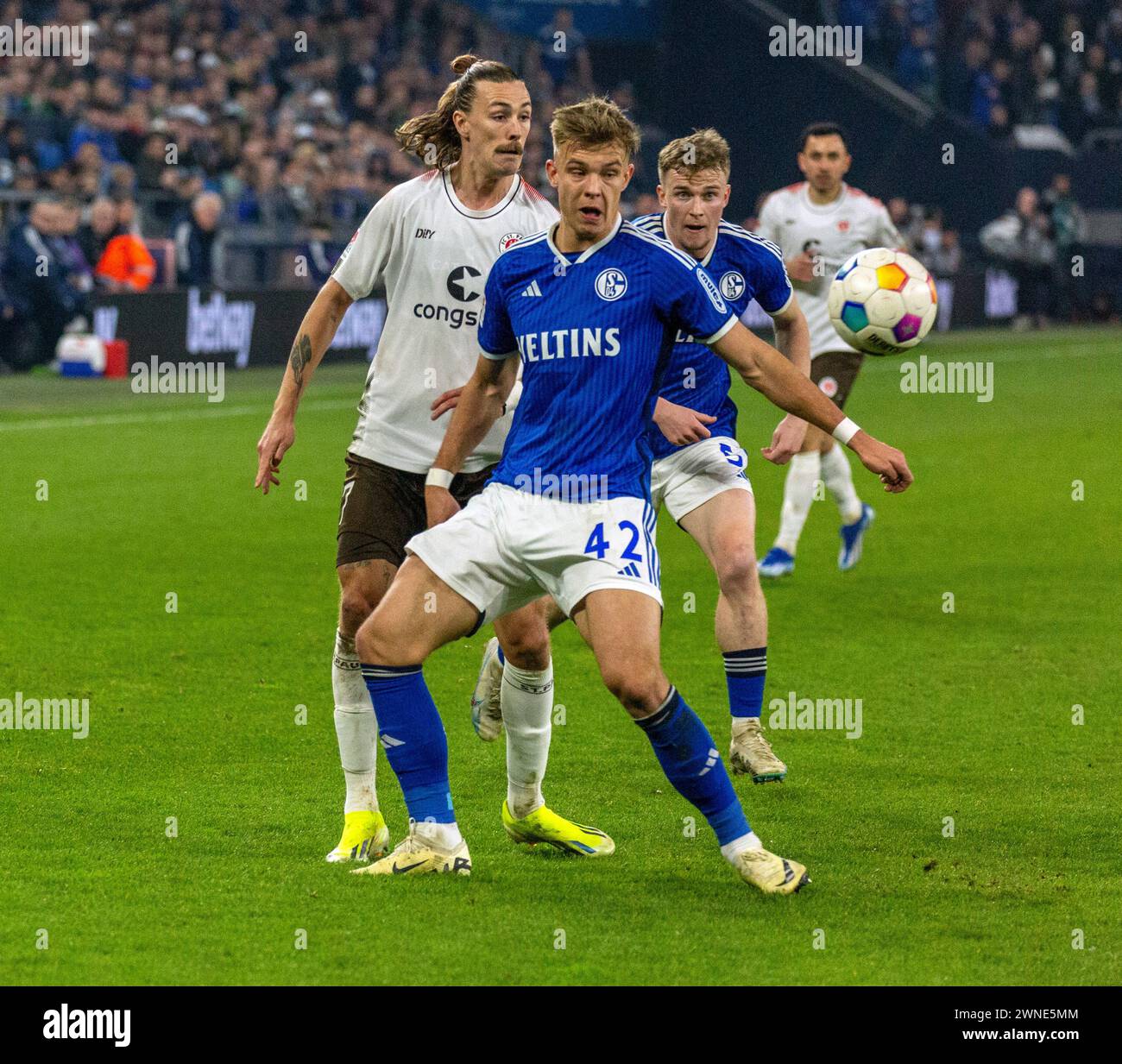 sports, football, 2. Bundesliga, 2023/2024, FC Schalke 04 vs. FC St ...