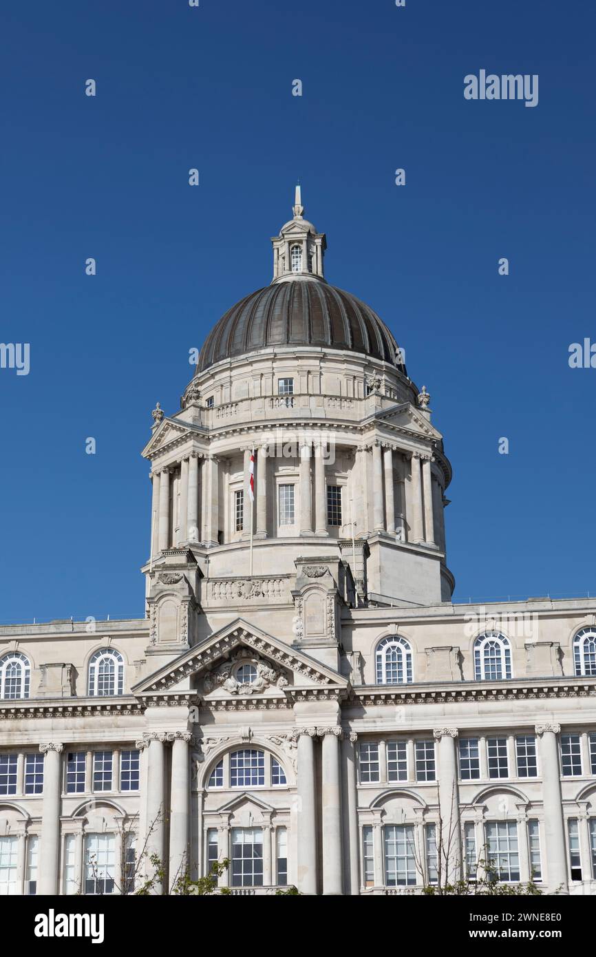 The Port of Liverpool building at the Liverpool Waterfront Stock Photo ...