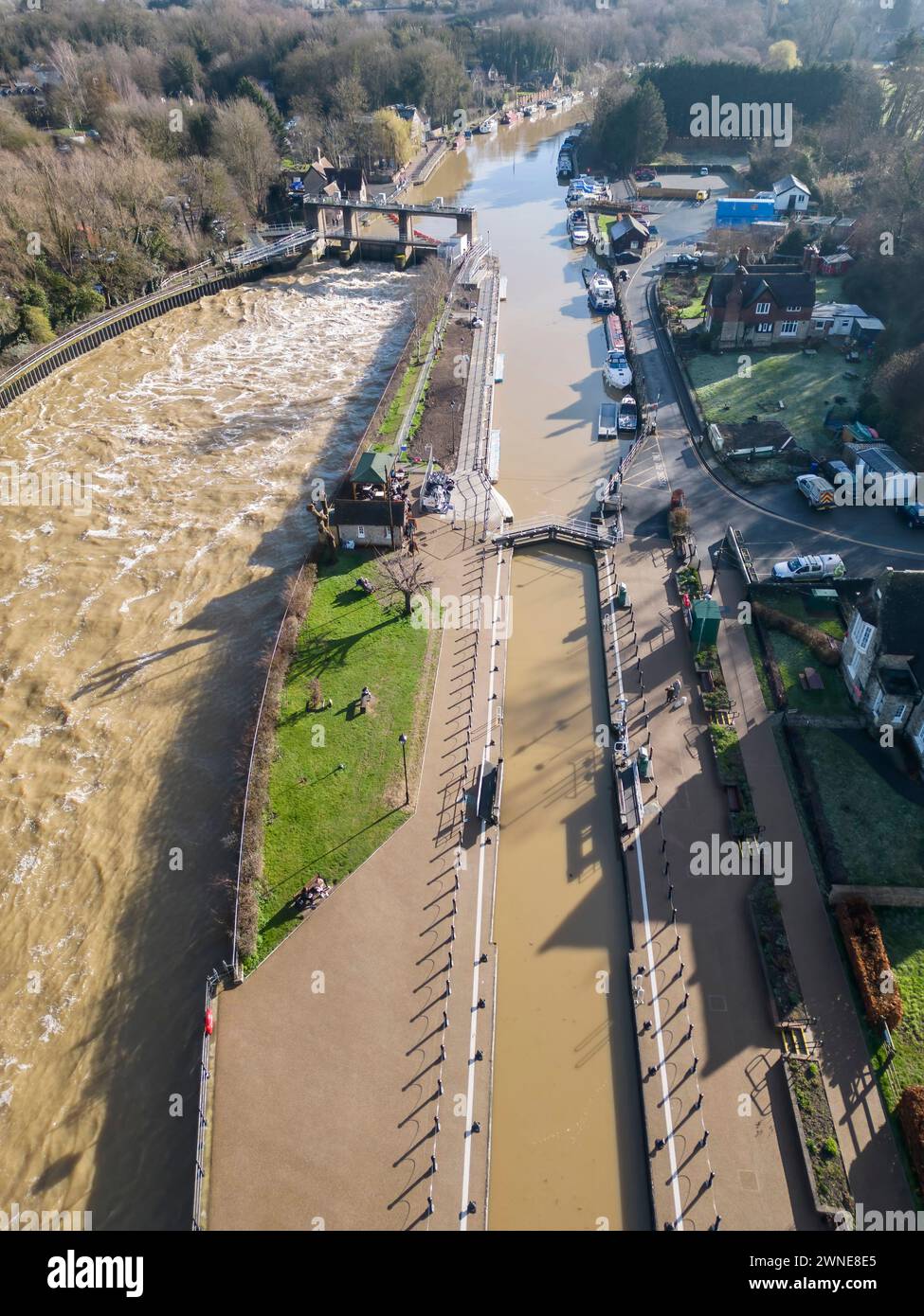 Allington lock hi-res stock photography and images - Alamy