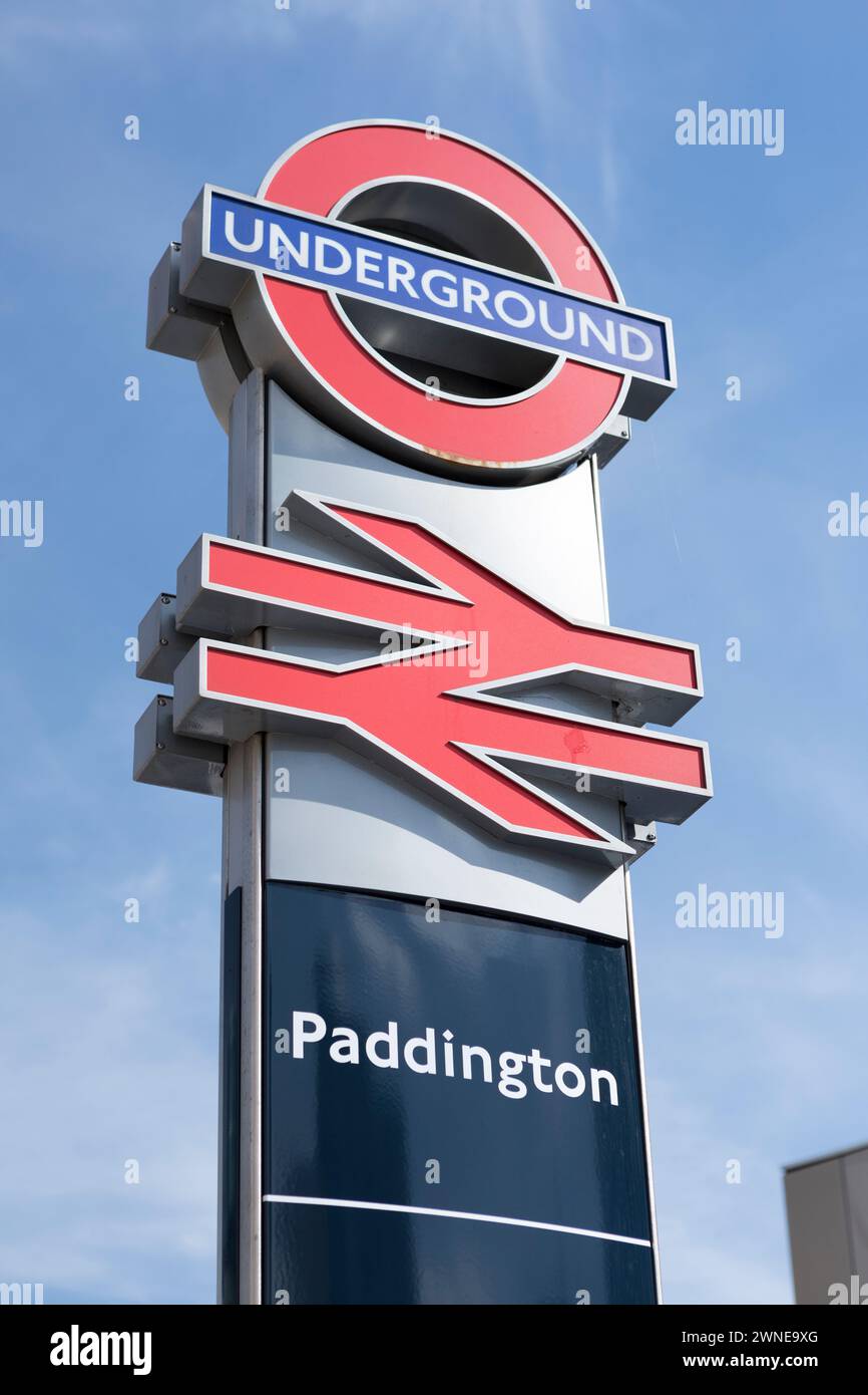 UK, London, Paddington railway and tube station signage Stock Photo - Alamy