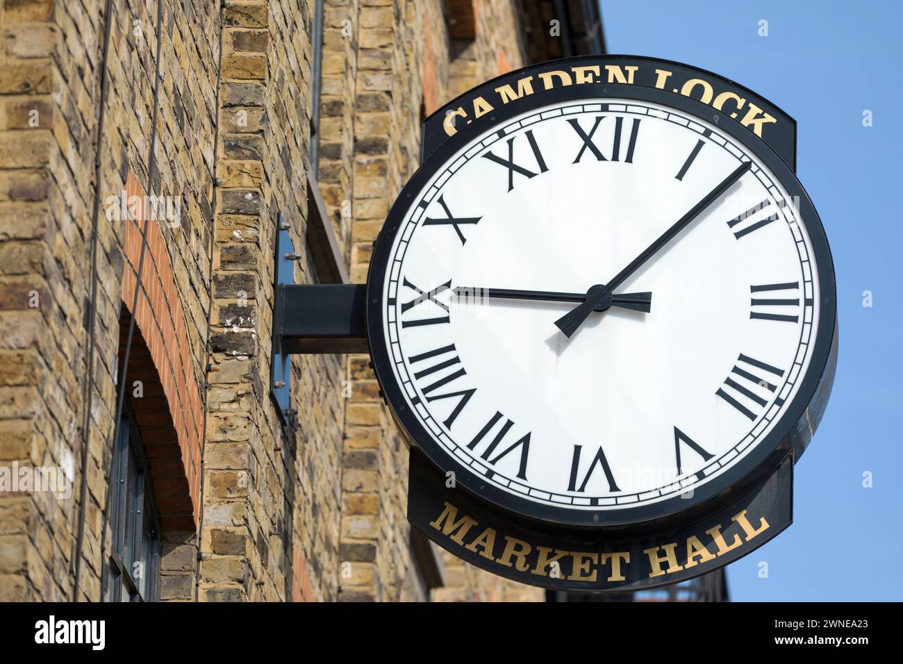 Camden lock clock hi-res stock photography and images - Alamy