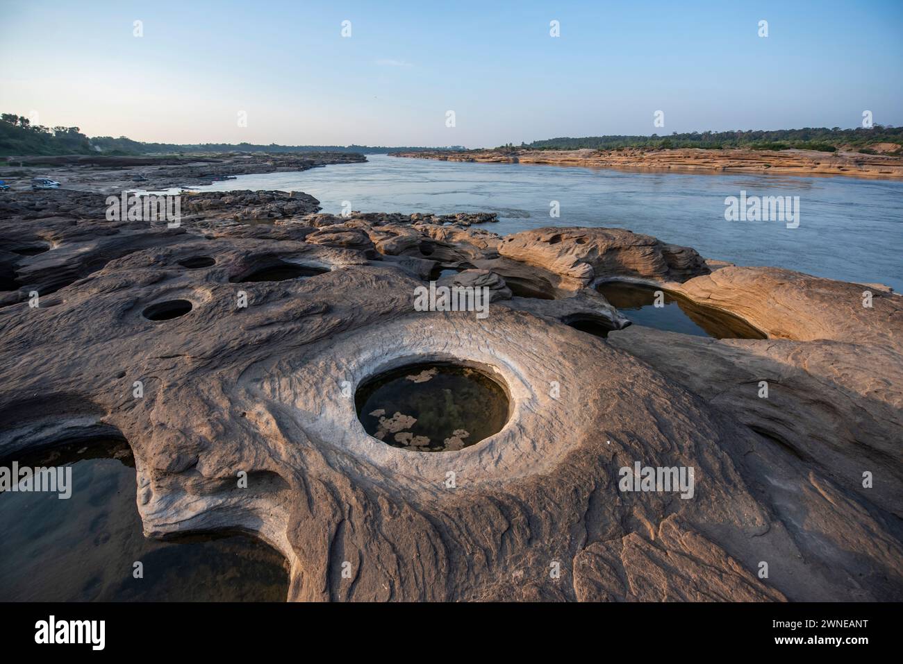 Kaeng sam phan bok hi-res stock photography and images - Alamy