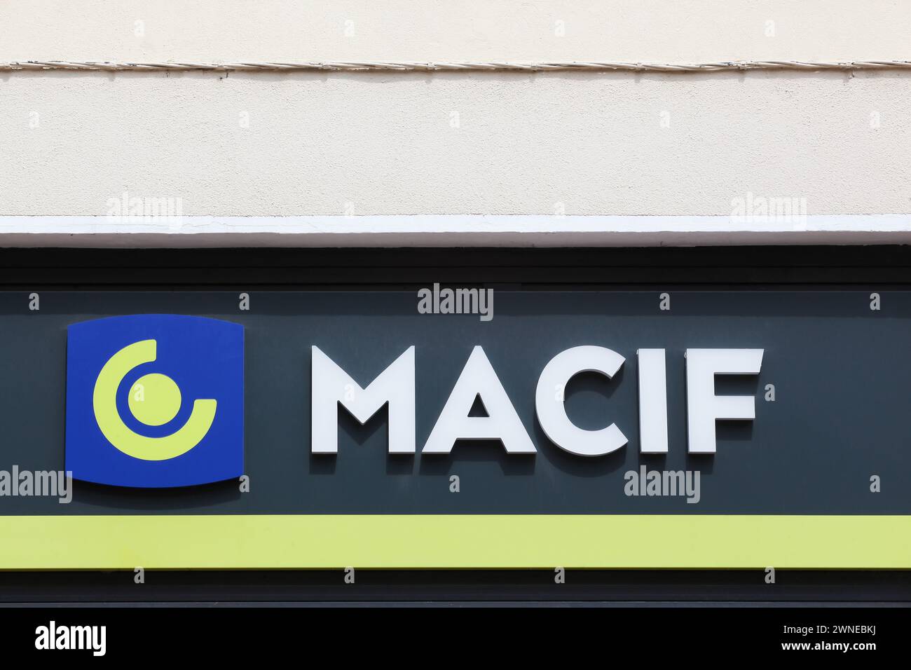 Pharmacy symbol france hi-res stock photography and images - Alamy