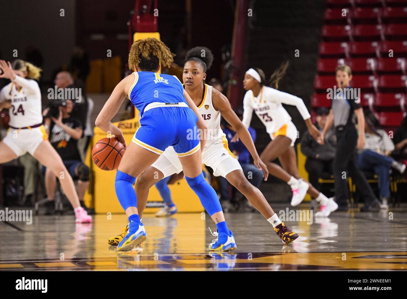Arizona State Sun Devils guard Jaddan Simmons (2) defends UCLA Bruins ...