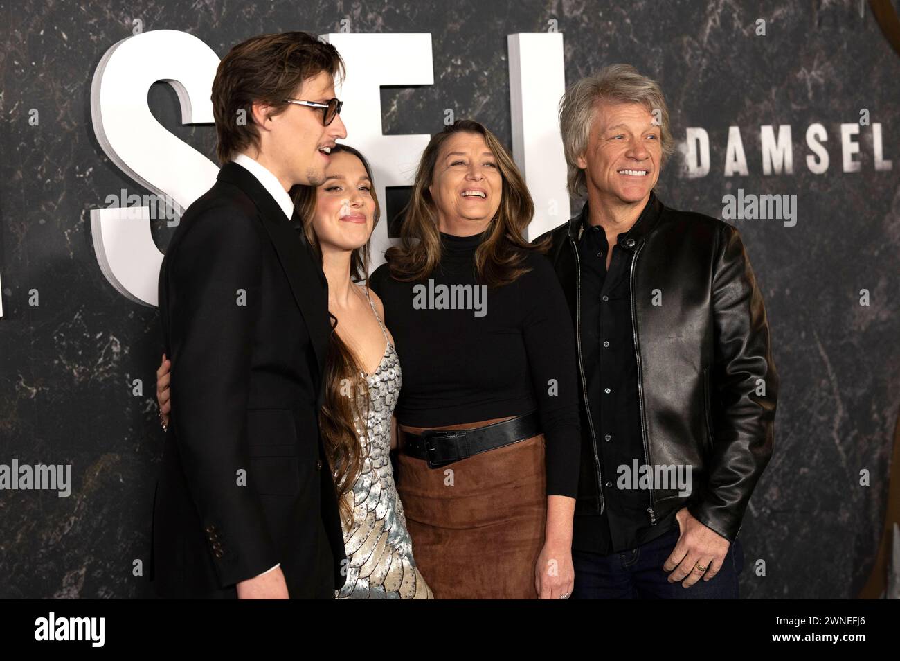 Jake Bongiovi, Millie Bobby Brown, Dorothea Hurley und Jon Bon Jovi bei ...