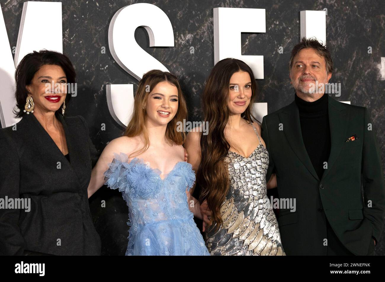 Shohreh Aghdashloo, Brooke Carter, Millie Bobby Brown und Juan Carlos ...