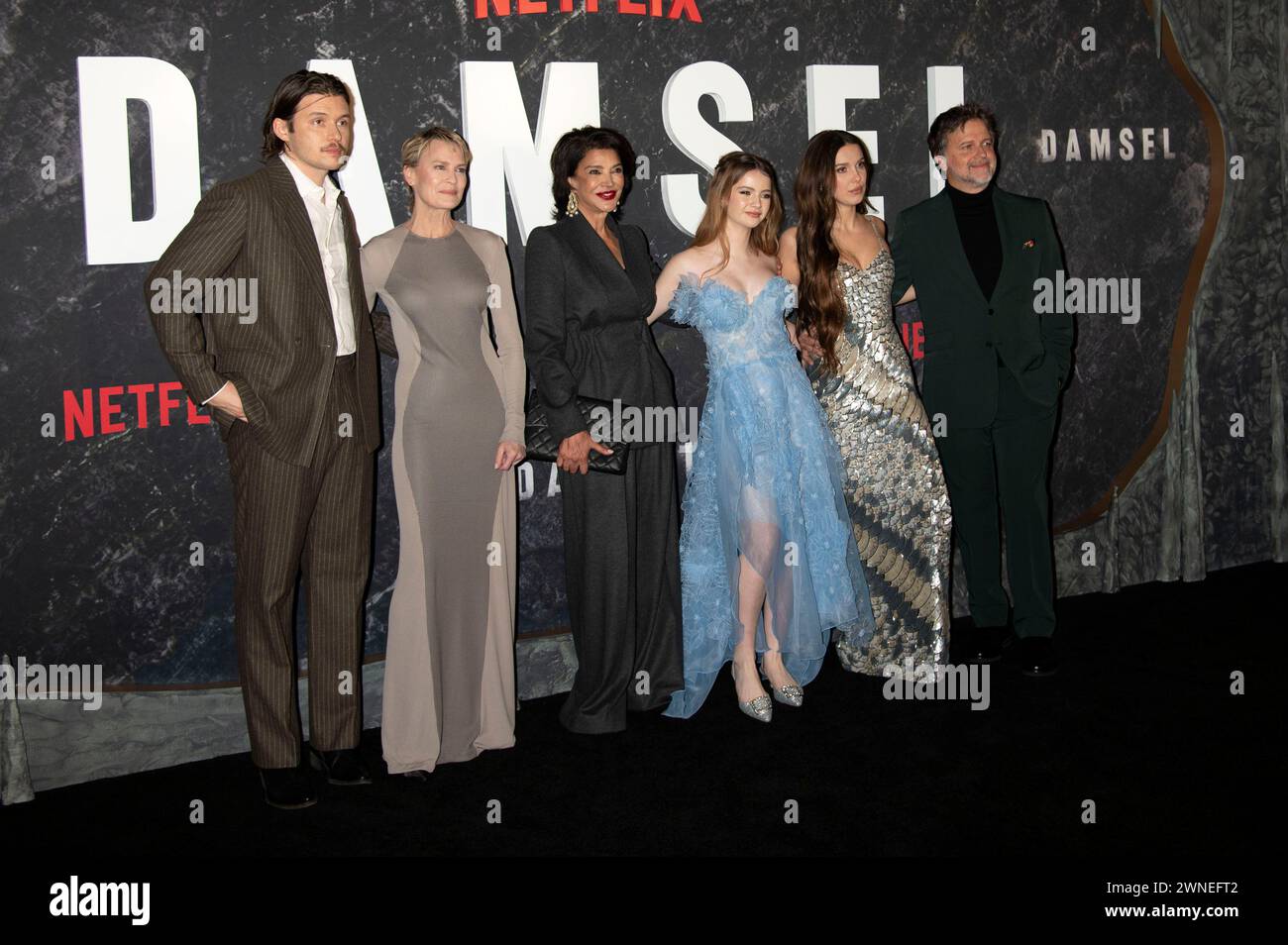 Nick Robinson, Robin Wright, Shohreh Aghdashloo, Brooke Carter, Millie ...
