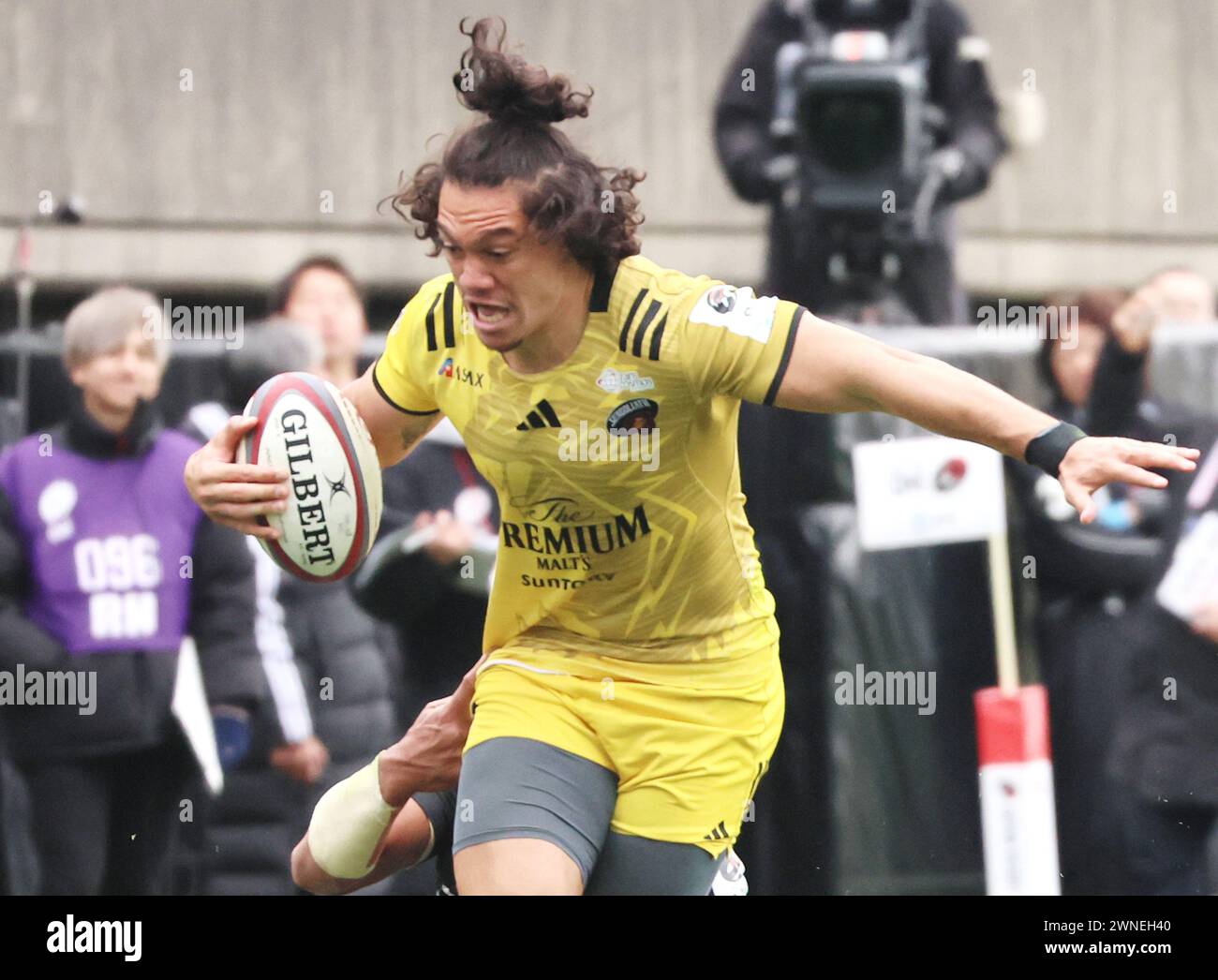 Tokyo, Japan. 2nd Mar, 2024. Tokyo Suntory Sungoliath center Isaiah ...