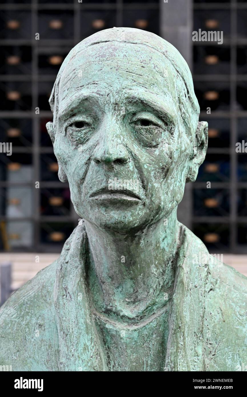 SAN JOSE, COSTA RICA: The Monumento Los Presentes (Monument to Those ...