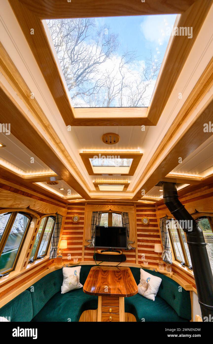 Canal boat interior hi-res stock photography and images - Alamy