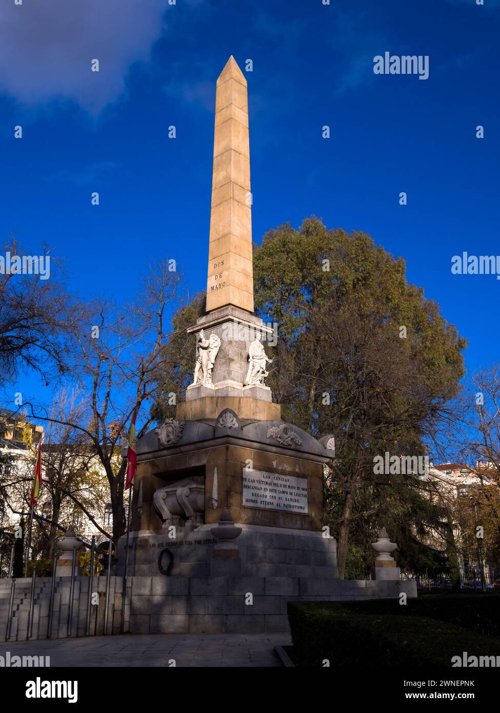 Monumento 2 hi-res stock photography and images - Alamy