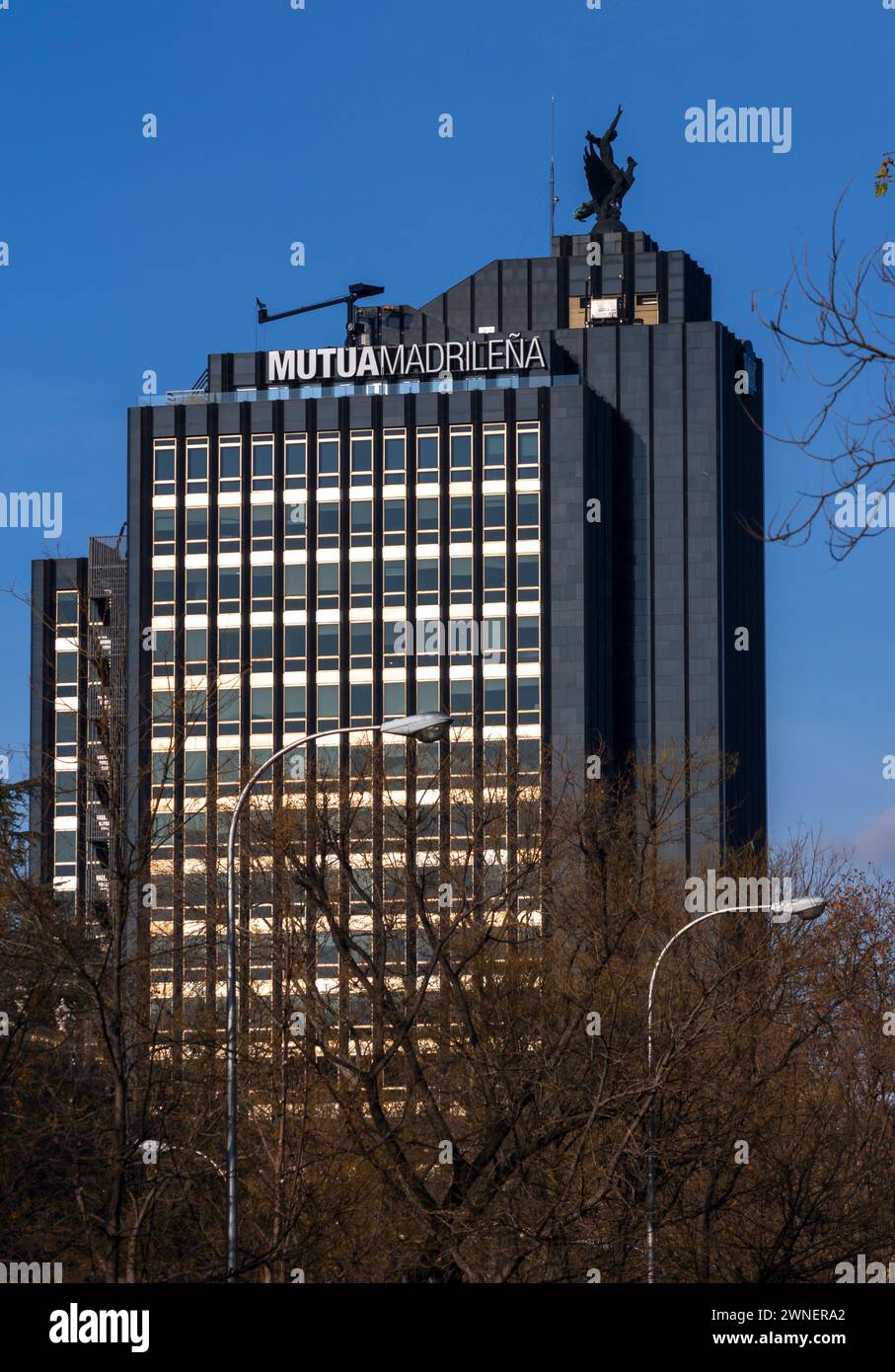 Edificio mutua madrilena hi-res stock photography and images - Alamy
