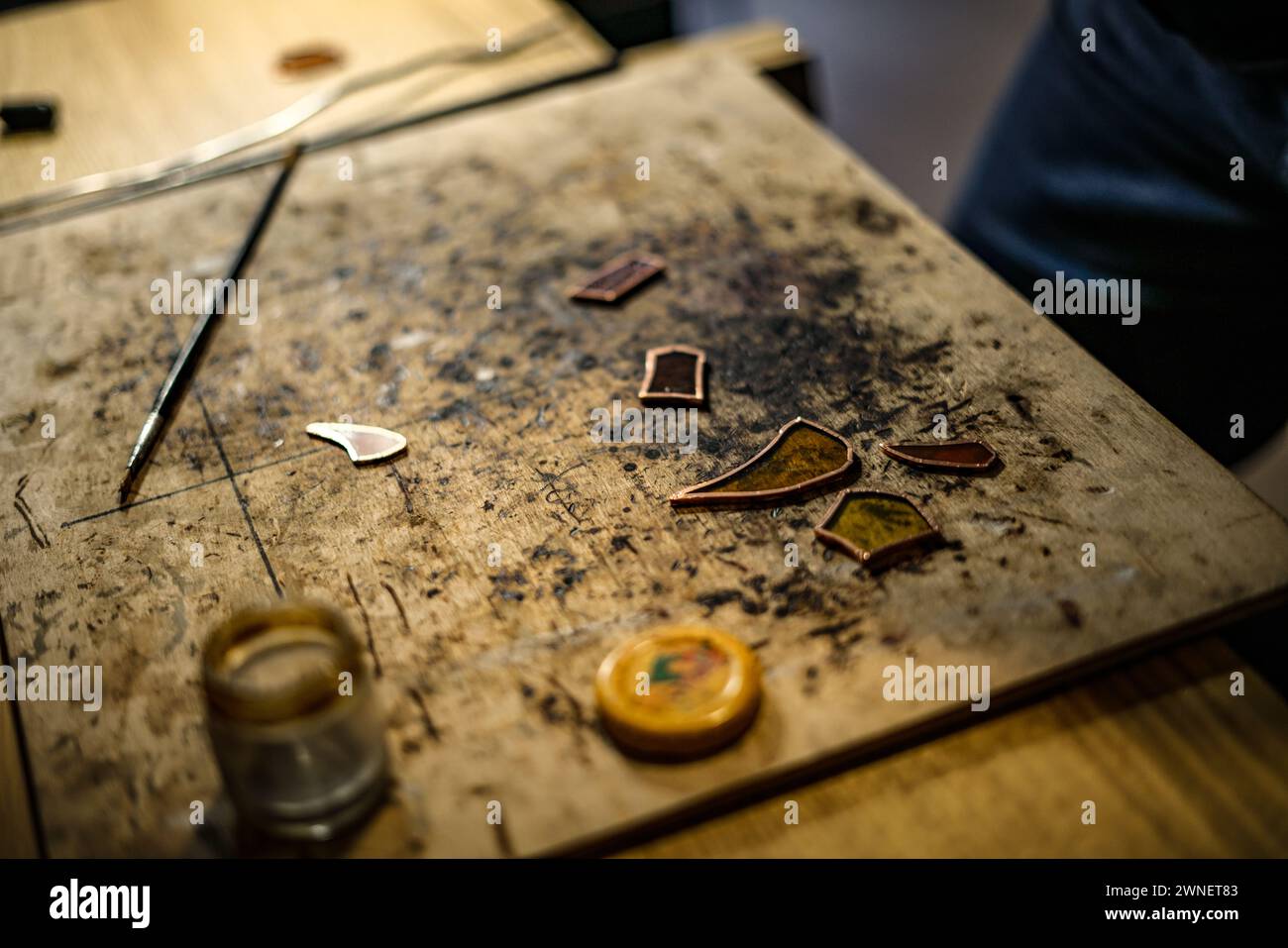 Stained glass workshop. Close up Stock Photo - Alamy