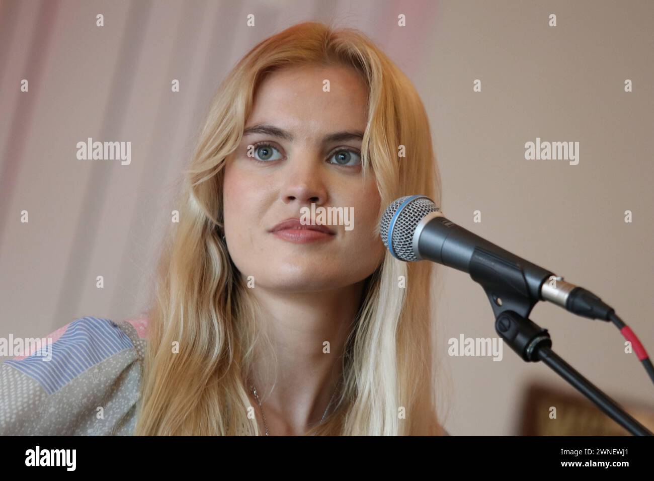 Countrysängerin Zandi Holup beim C2C 2024 in Berlin Auftritt beim ...