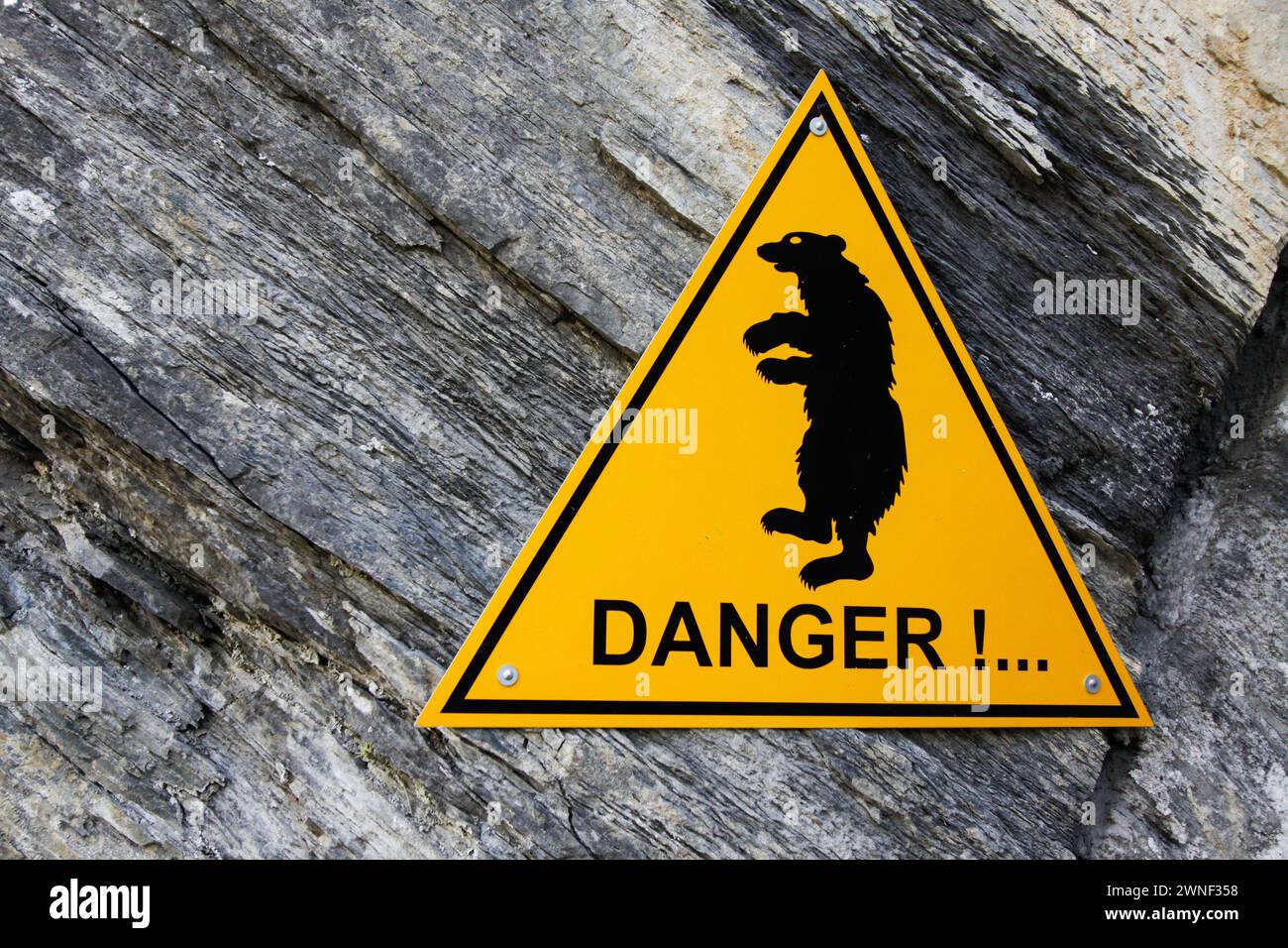 Brown bear danger sign Stock Photo - Alamy