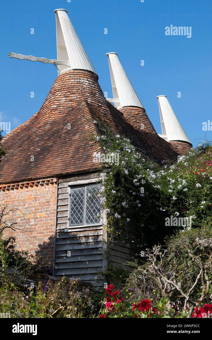 19th century restored house hi-res stock photography and images - Alamy