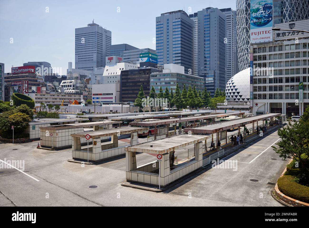 Bus stop japan hi-res stock photography and images - Alamy