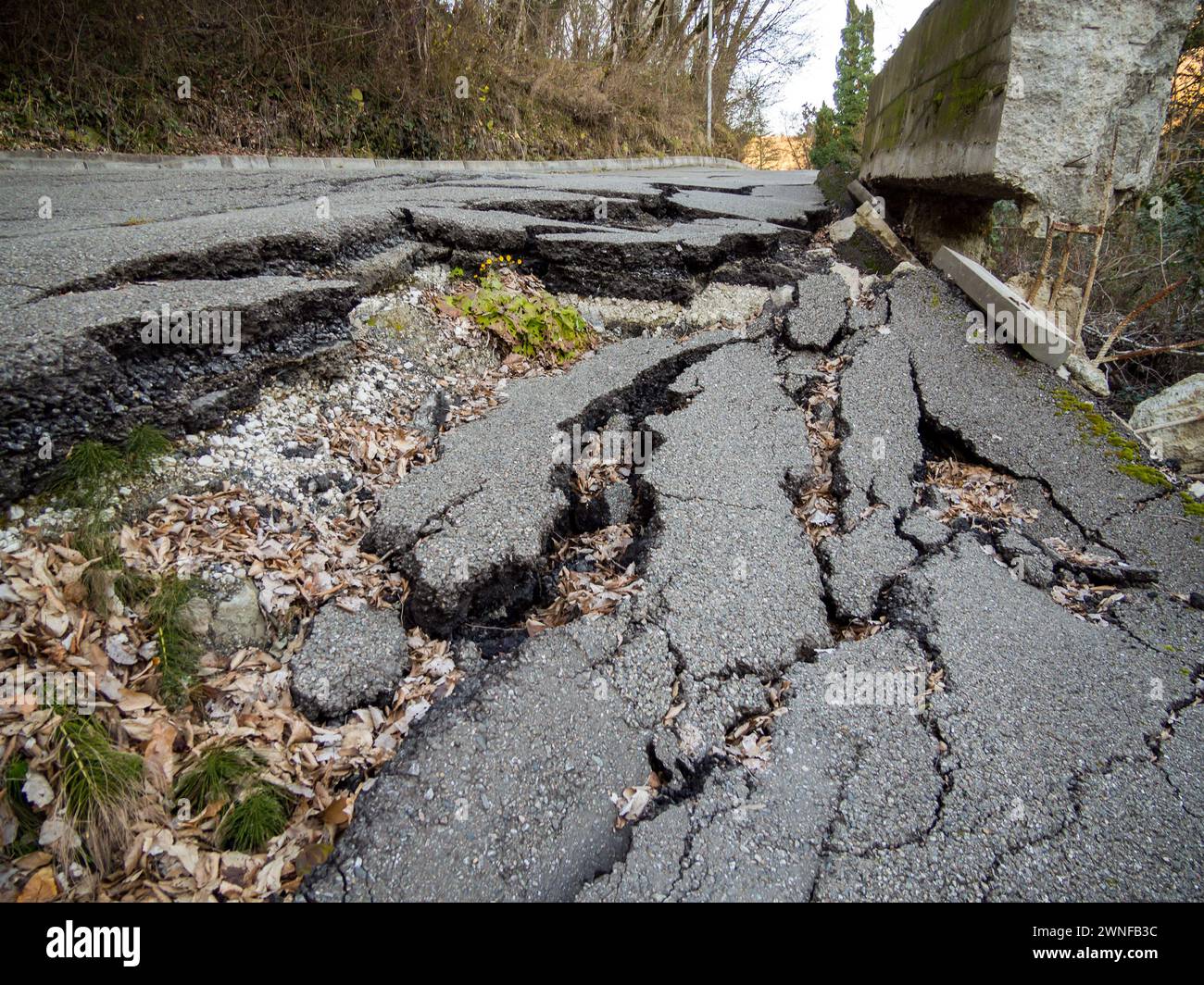 Asphalt road destruction poor hi-res stock photography and images - Alamy