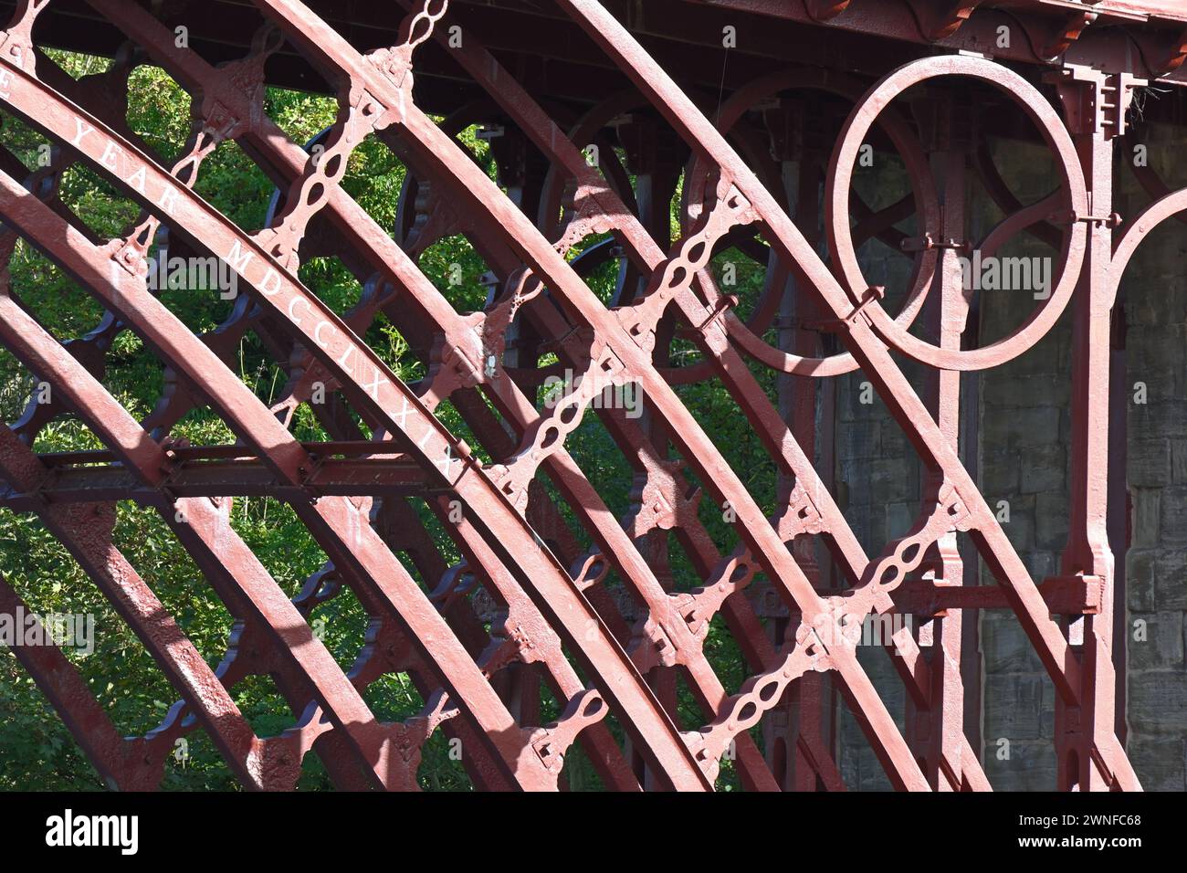 The world's first iron bridge at Ironbridge, Coalbrookdale Shropshire ...