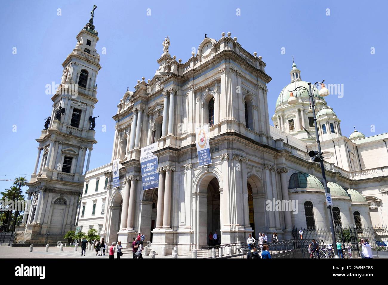 Virgin of the rosary of pompeii hi-res stock photography and images - Alamy